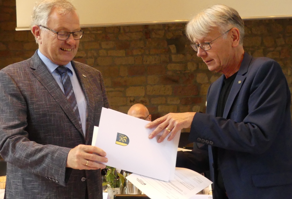 Pfälzisches Parlament konstituiert sich auf dem Hambacher Schloss